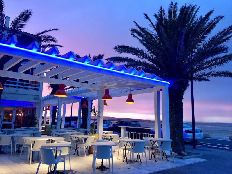 Le Bleu Surf Café - Plage privée La Franqui (11370 La Franqui)